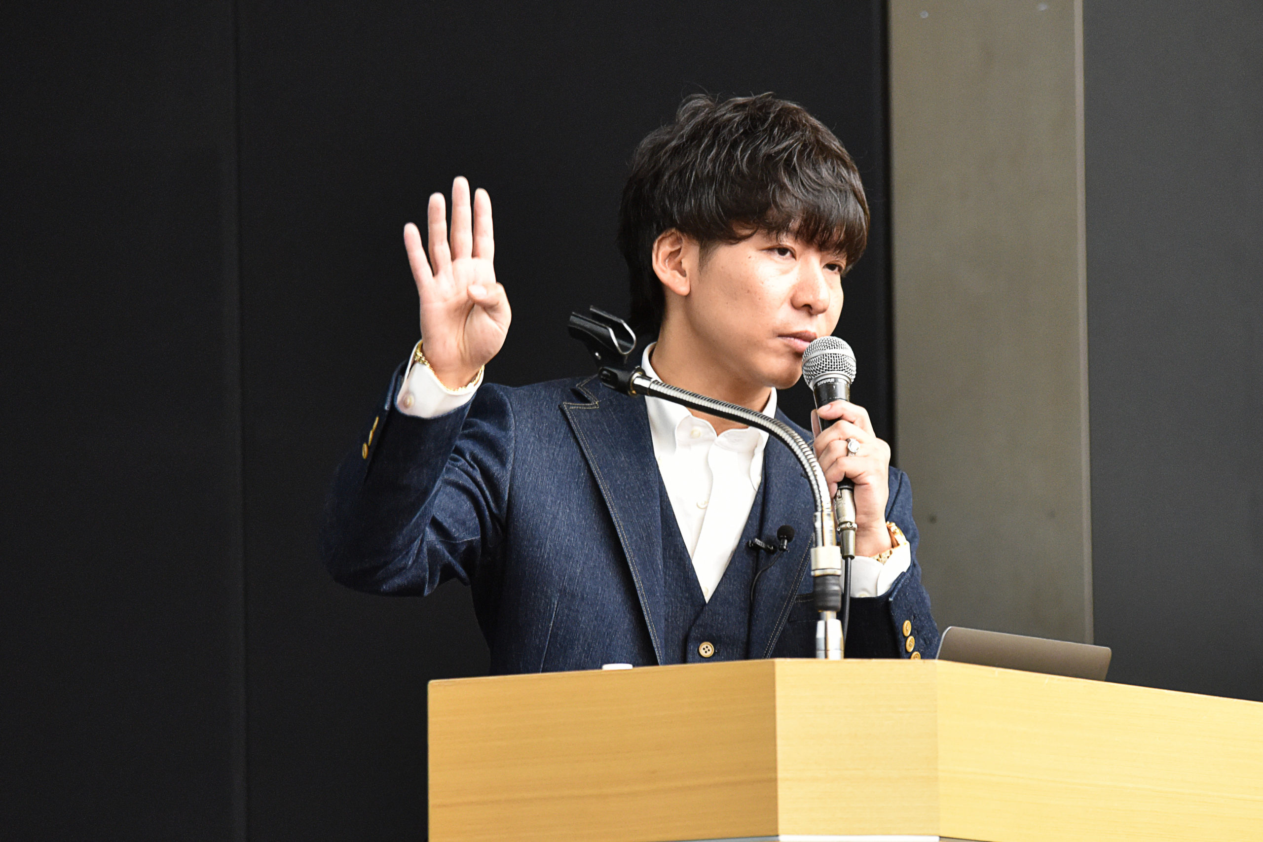 新しい情報がバンバン出てきます。 - FRONTLINE WORKS